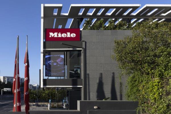 Miele HeadQuarters in Athens - PARTHENIOS Architects